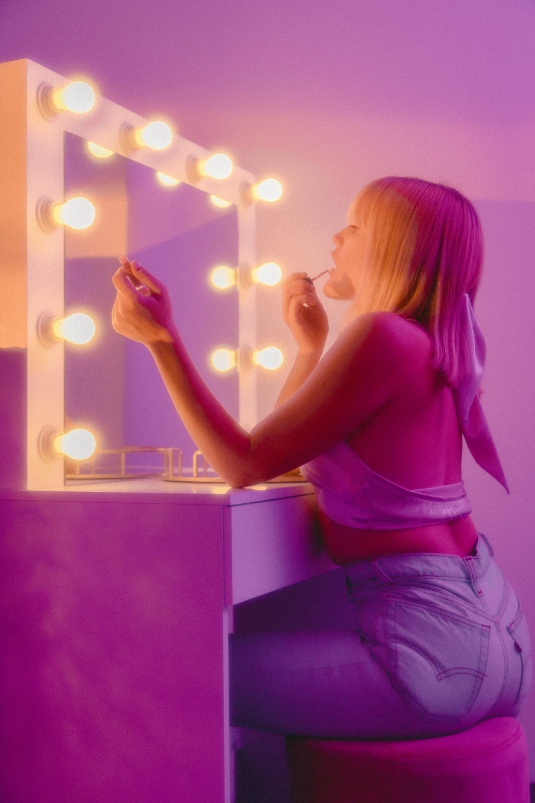 Guide: How to do Makeup on Yourself | Vizio Makeup Academy